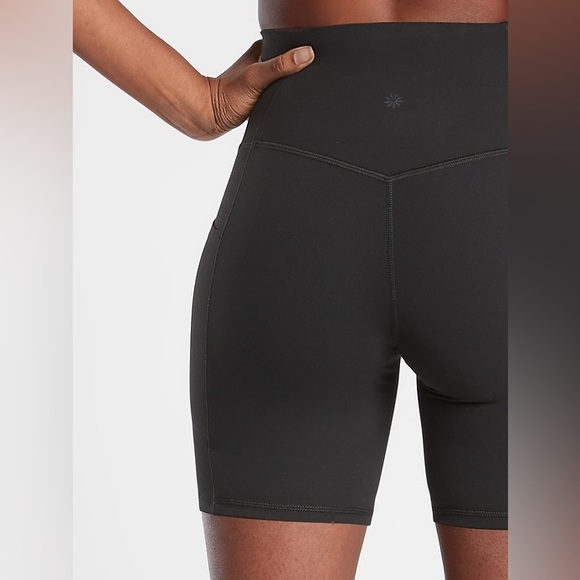 Athleta | Shorts | Athleta Salutation Stash Pocket Ii 7 Shorts Ultra ...